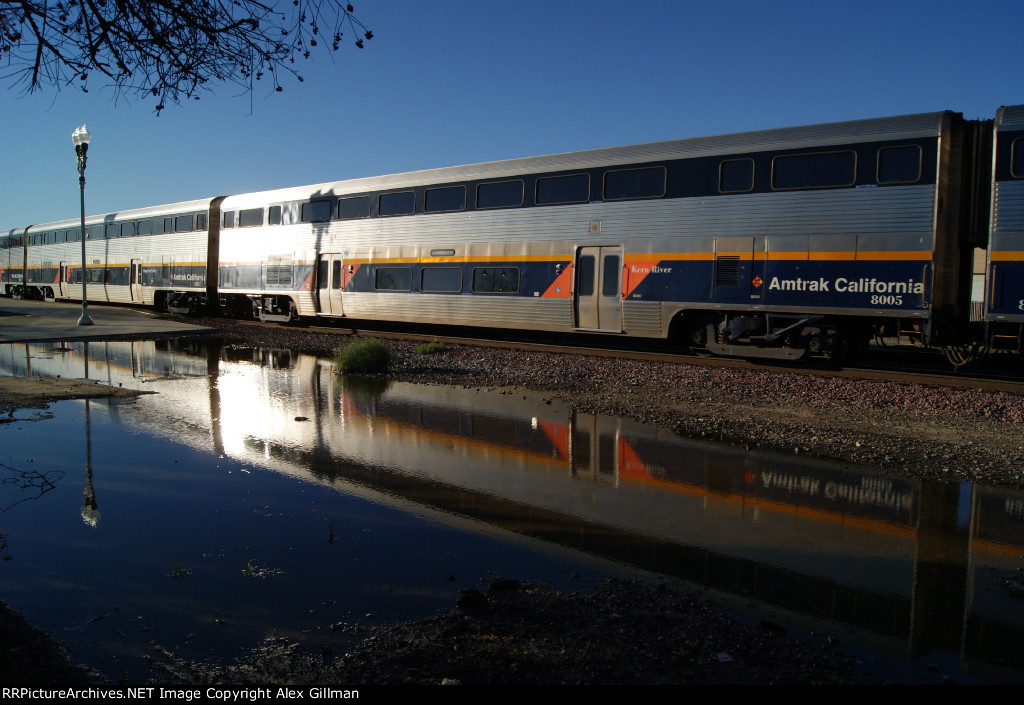 CDTX 8005 Westbound, Reflections